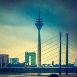 Düsseldorfer Skyline - https://czoczo.de