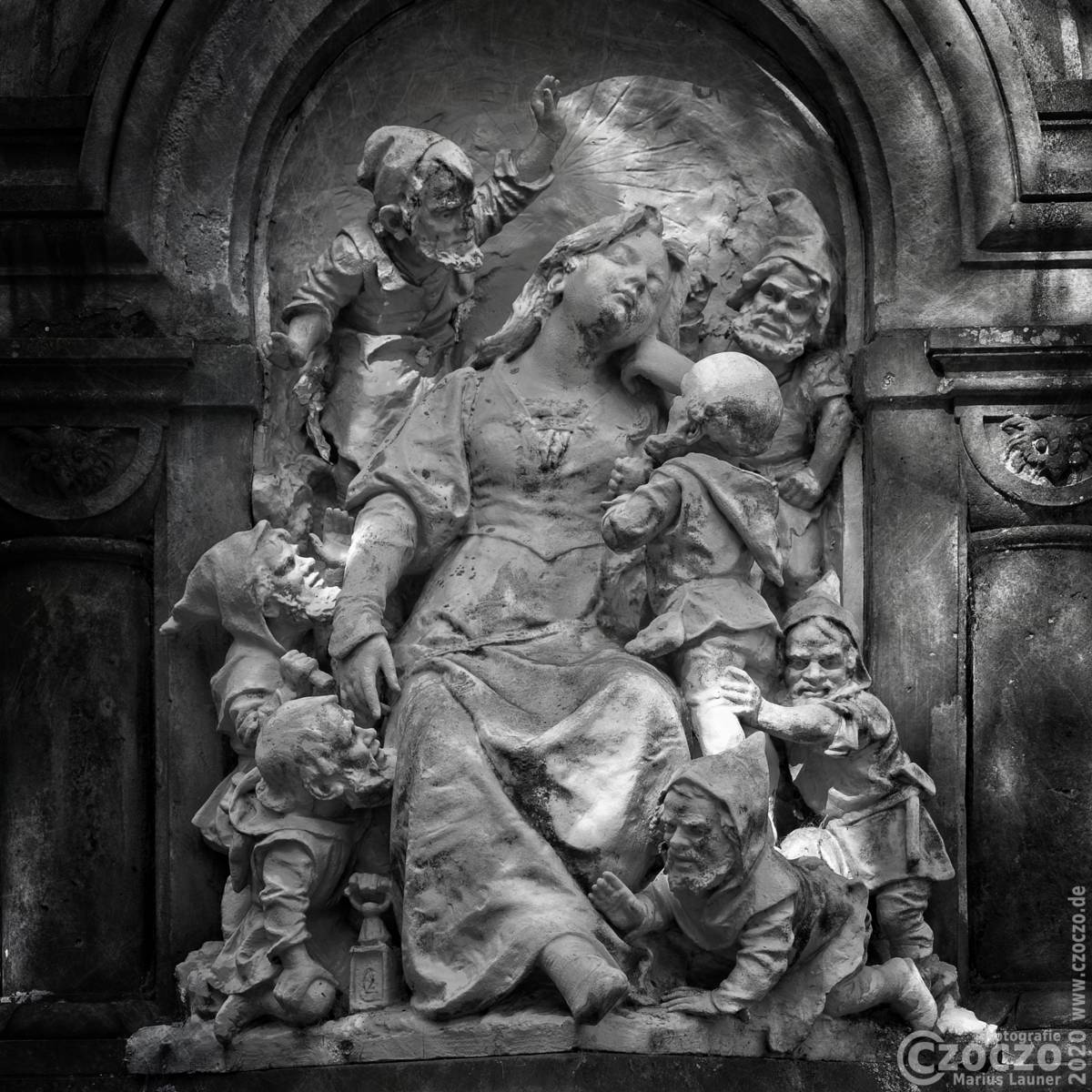 Märchenbrunnen ... Brüder Grimm - https://czoczo.de