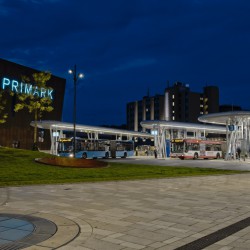 Busbahnhof in blaue Stunde - https://czoczo.de