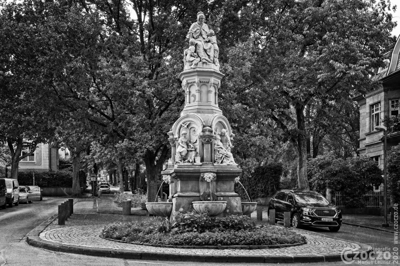 Märchenbrunnen ... Brüder Grimm - https://czoczo.de