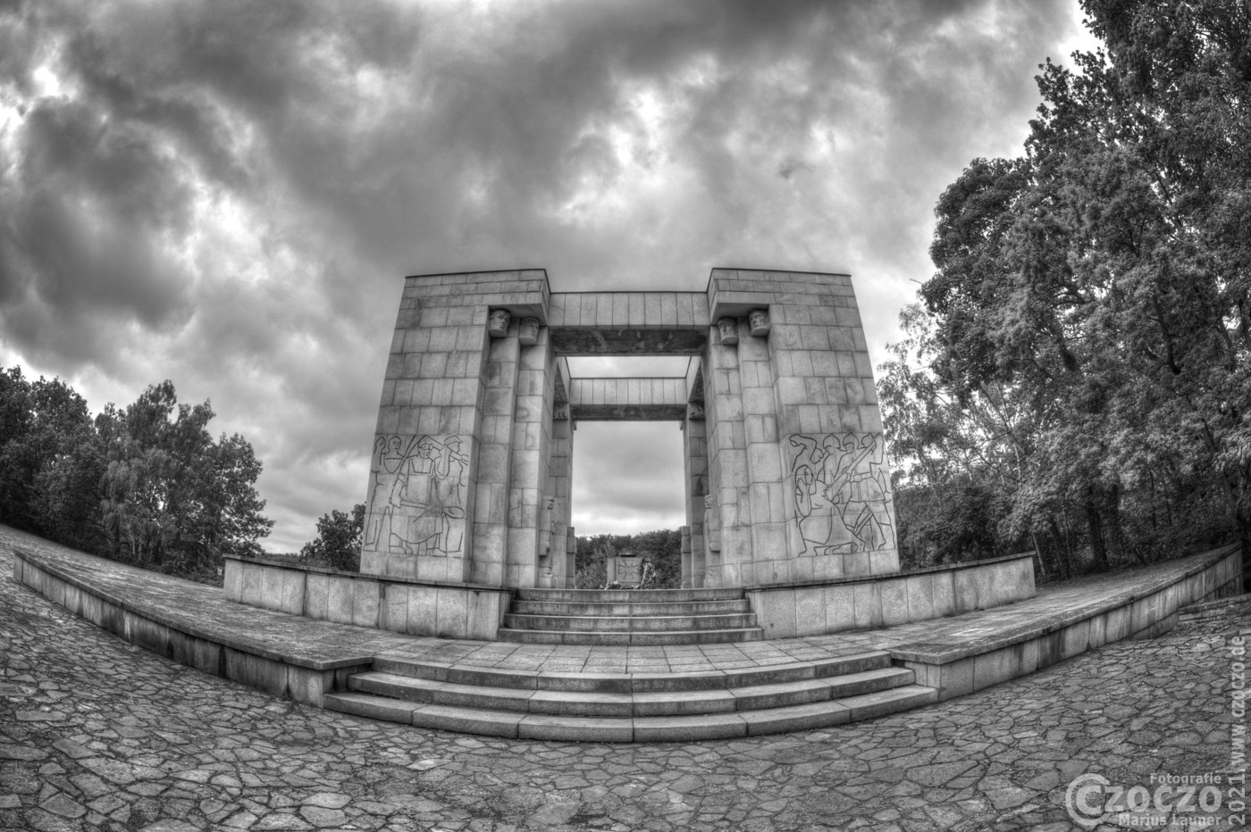 Black & White 2021 - JULI - https://czoczo.de