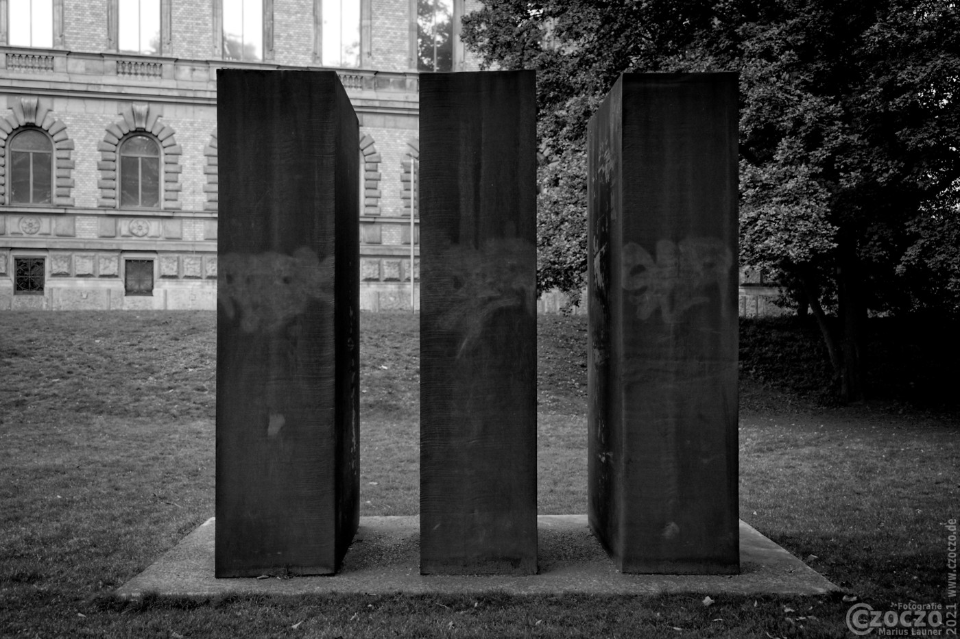 Black & White 2021 - OKTOBER - https://czoczo.de