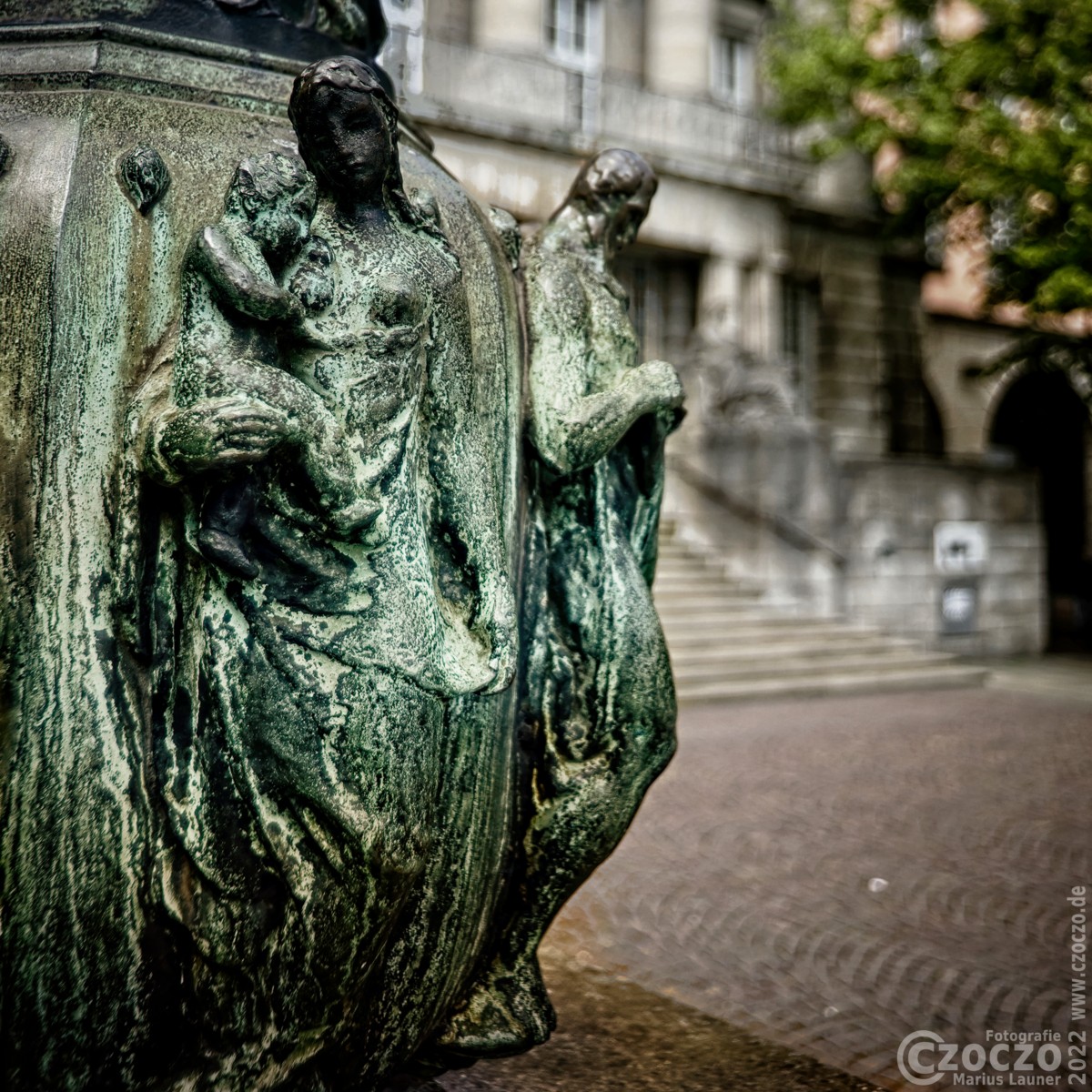 Frau mit Kind - https://czoczo.de