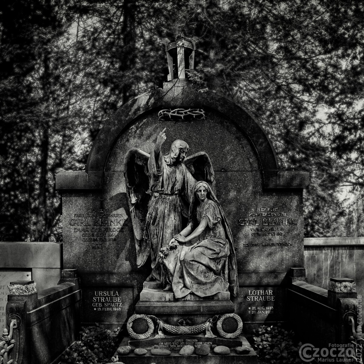 Black & White 2022 – JUNI - https://czoczo.de