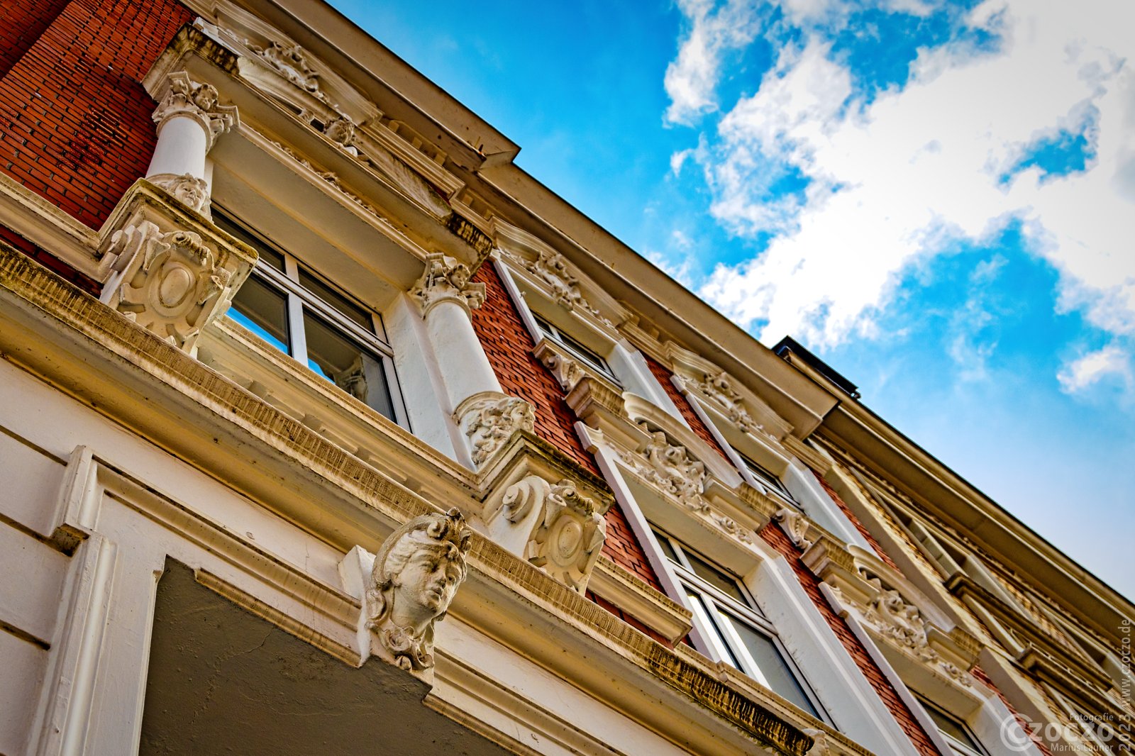 Schau nach oben - https://czoczo.de