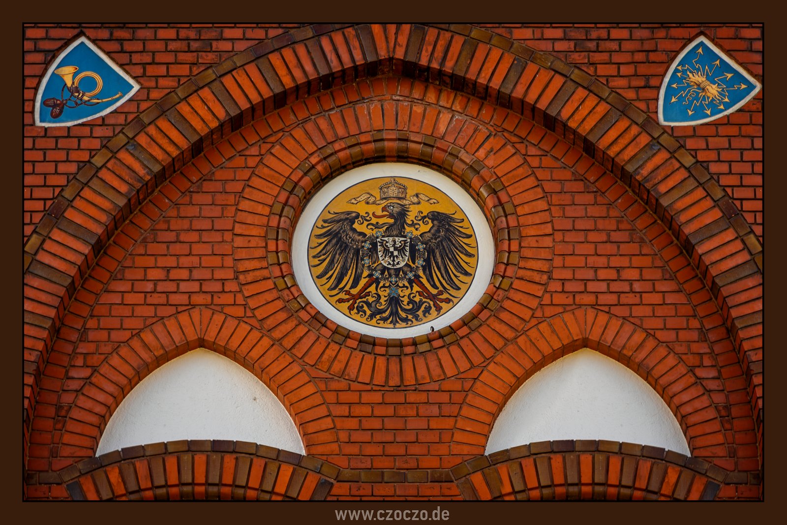 Postfassade - https://czoczo.de